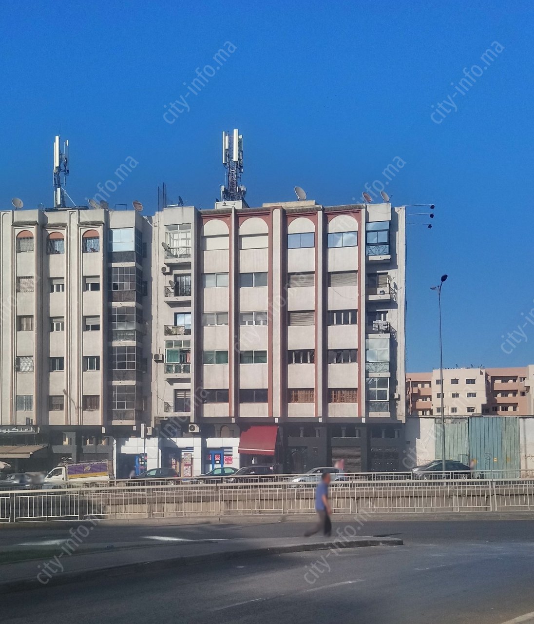 Boulevard Abdelkrim Al Khatib (ex Oulad Ziane) - le bâtiment à ...